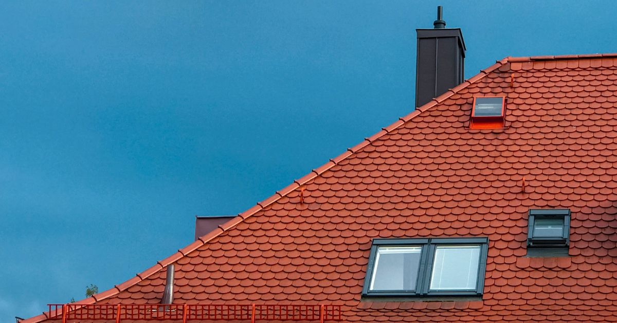 DIY vs. Professional Roof Repair in Pringle, Pennsylvania: Pros and Cons